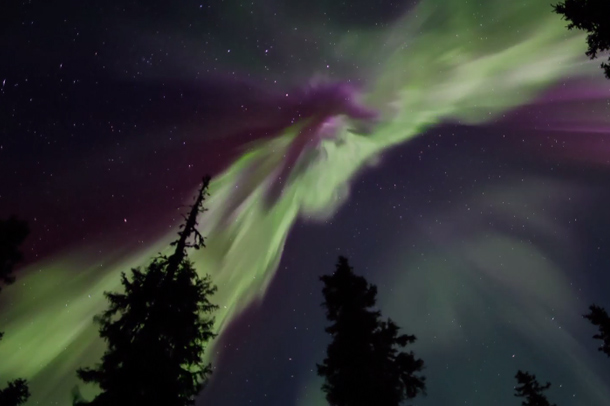 Traileri: Upeat revontulet Lapin taivaalla