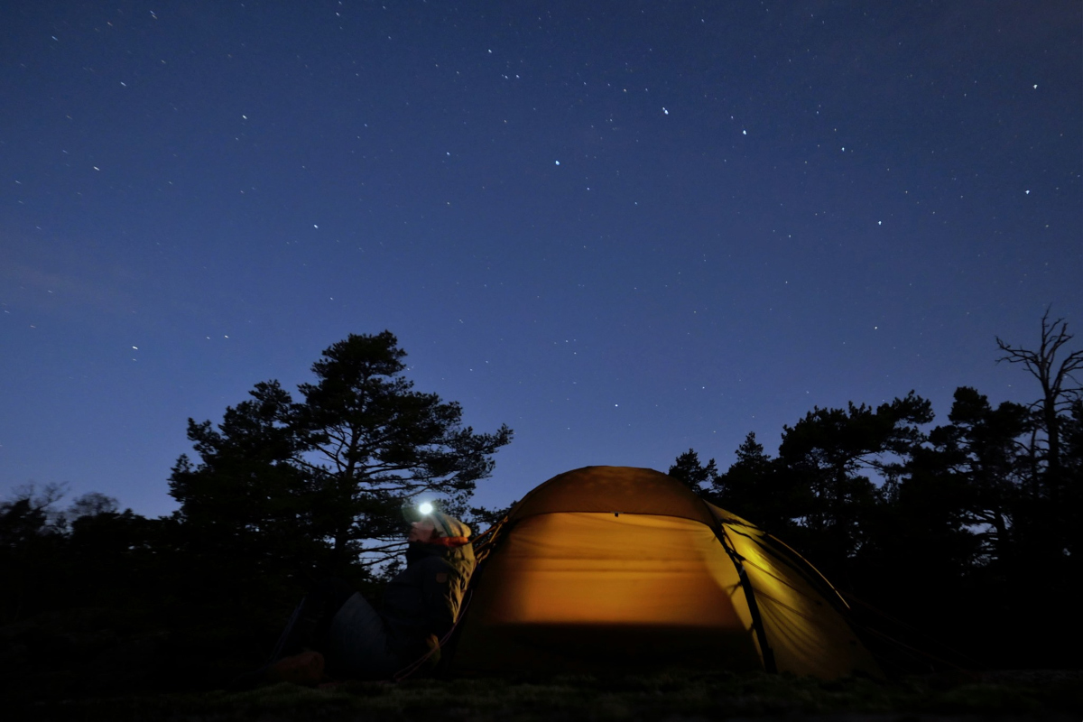 Hämärän hetkistä pimeyteen