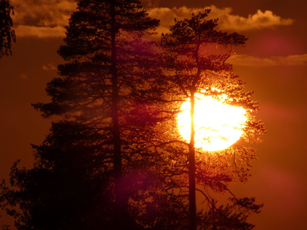 Auringon lasku hyrynsalmella